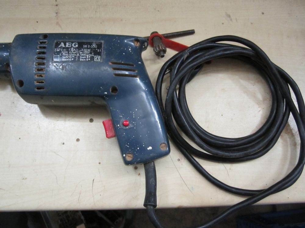 Kleine Schlagbohrmaschine AEG 330 Watt | Kaufen auf Ricardo