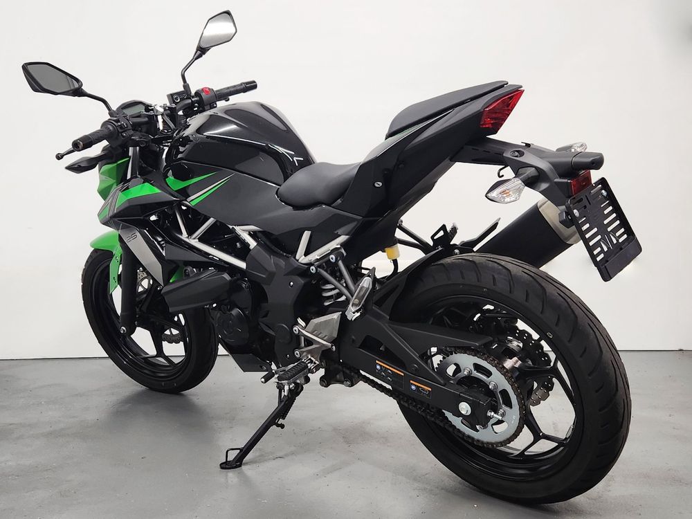Schöne Kawasaki Z125 ABS wie neu 5362 km ab 16 J. A1 11 KW | Kaufen auf Ricardo