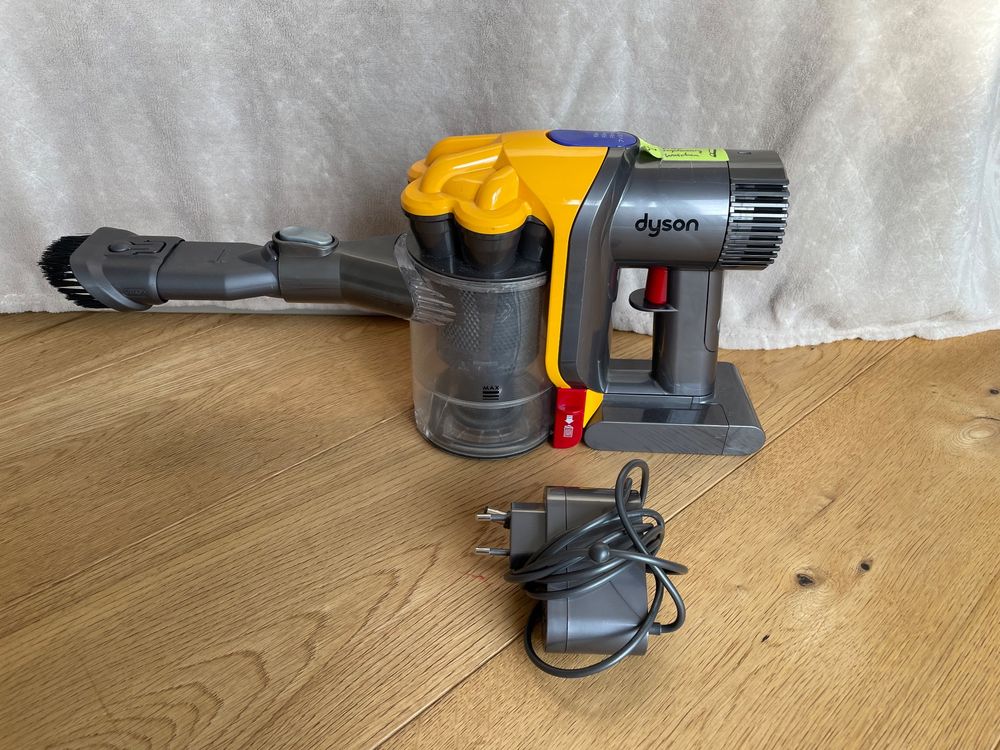 Dyson DC30 Handstaubsauger (Gebraucht) in Wolfhausen für CHF 15 – mit ...