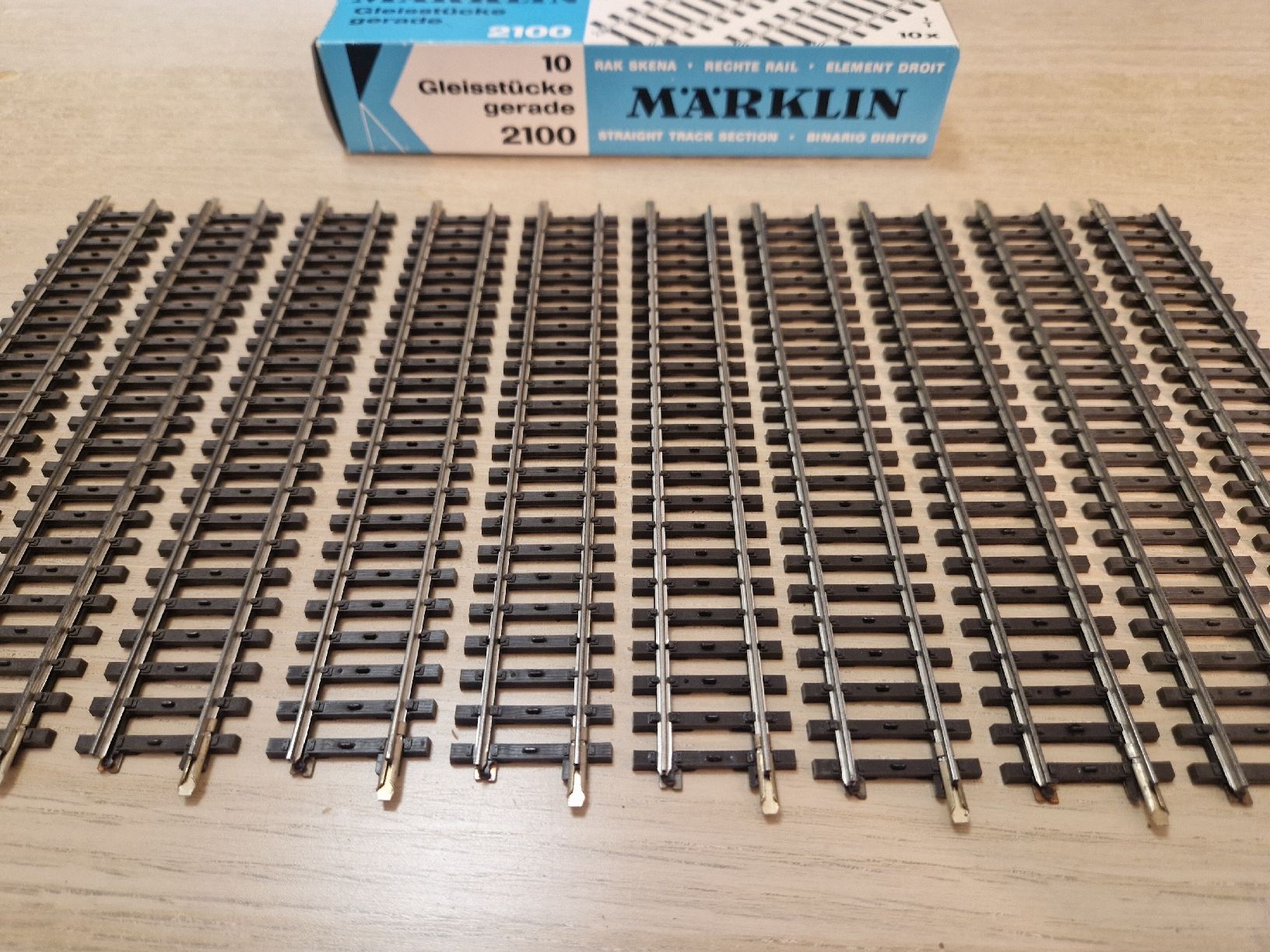 Märklin 10 x 2100 Gerades gleis K H0 OVP (Gebraucht) in St-Aubin-Sauges für CHF 13 – mit ...