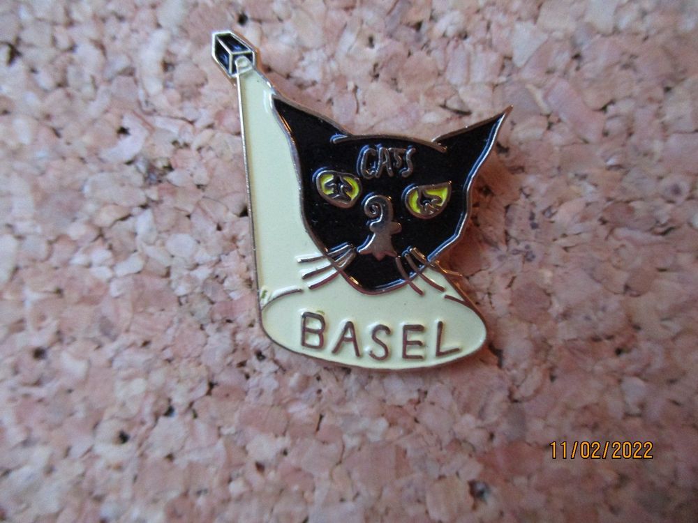 Cats Basel (Neu (gemäss Beschreibung)) in Felsberg für CHF 0.5 – mit ...