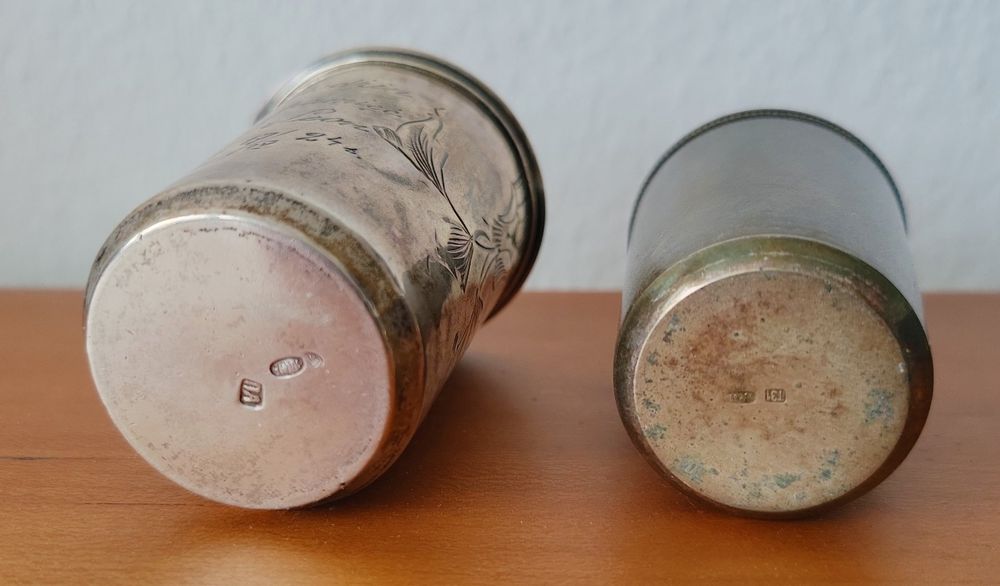 2 alte russische Vodkabecher, um 1896 und 1958, 875 Silber | Kaufen auf Ricardo