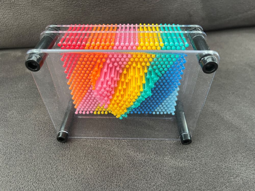 3D Rainbow Pin Art Board 12.5 x 9.5 x 6 cm | Kaufen auf Ricardo