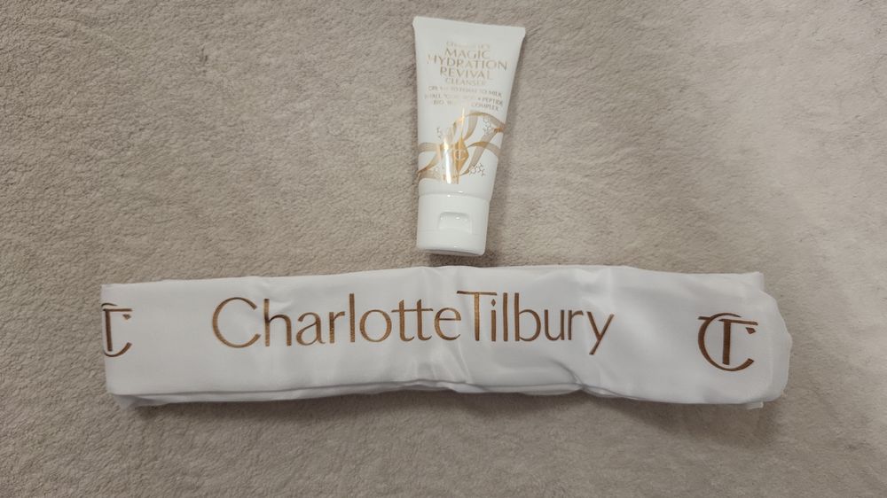Charlotte Tilbury Magic Revival Cleanser Peptide + Haarband (Neuf avec ...