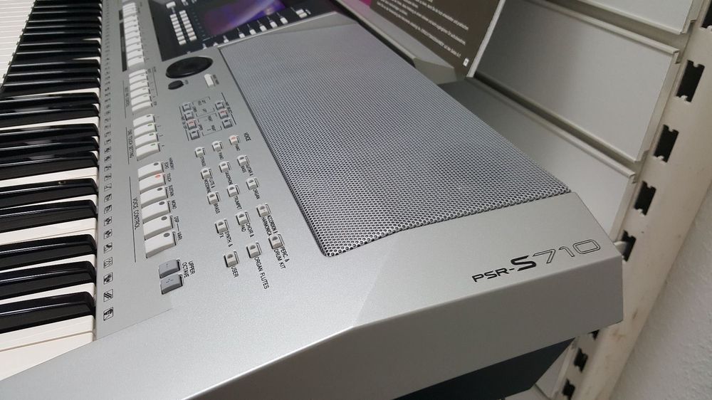 Keyboard Yamaha PSR S-710 (Gebraucht) in für CHF 559 – nur Abholung auf ...