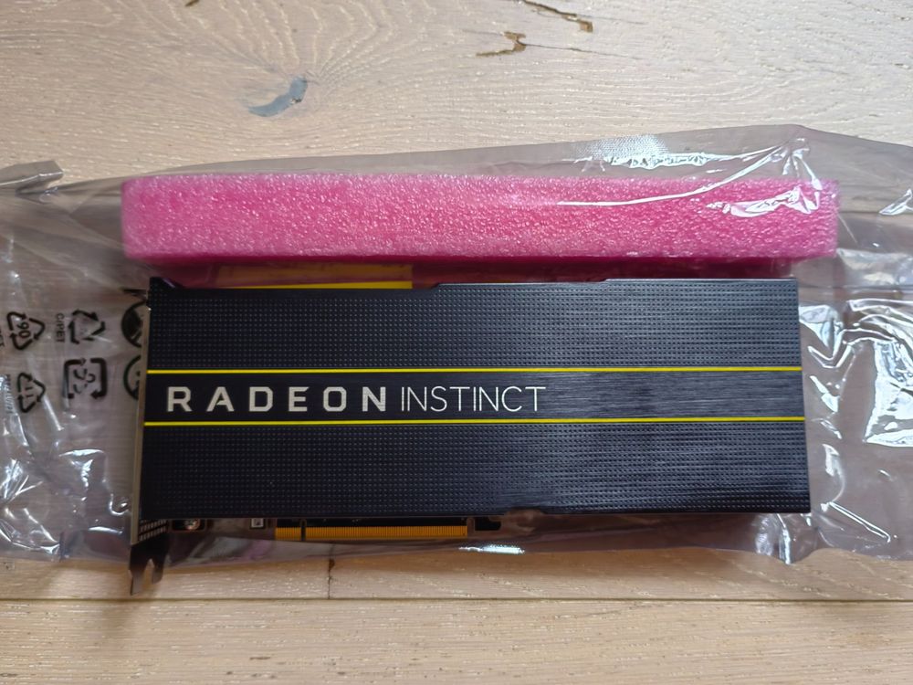 AMD Radeon Instinct MI50 32GB S/N: 692121005750 (NOS) (Neu (gemäss ...