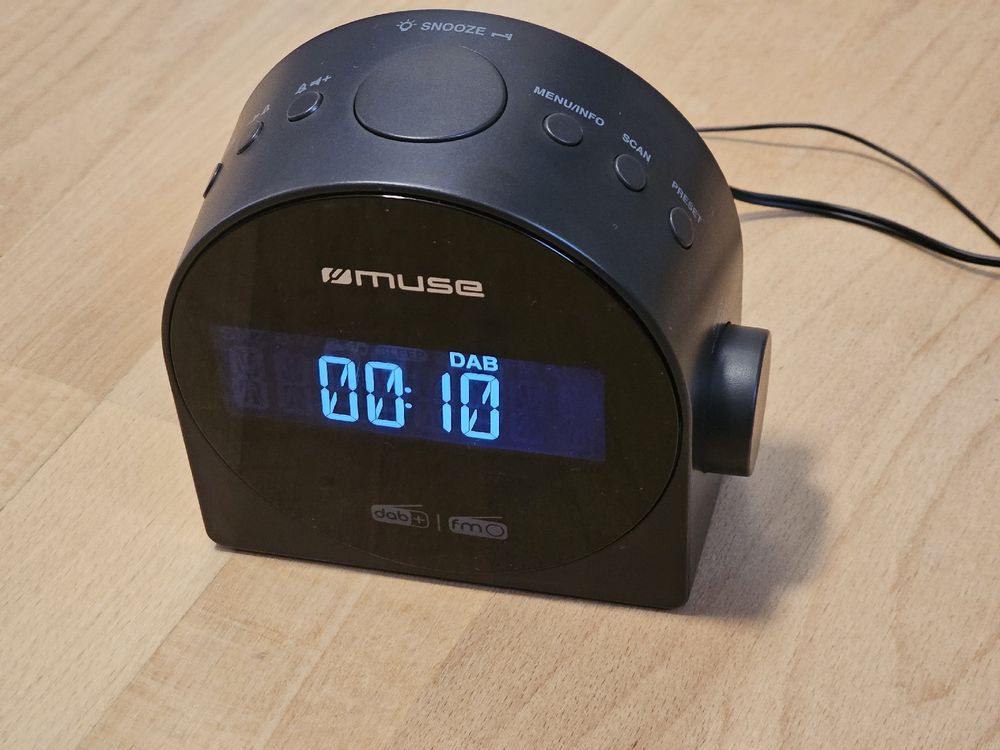Radio-réveil Muse M-185 CDB - DAB+ et FM - Noir (Defekt) in Bulle für CHF 1 – mit Lieferung auf ...