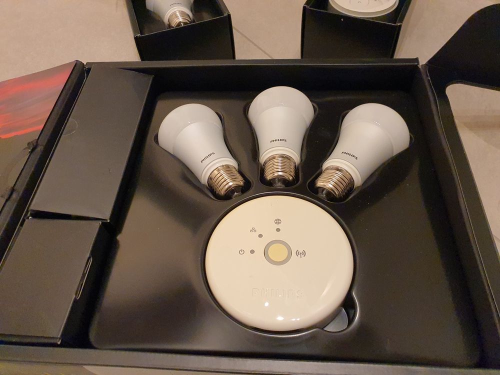 Philips Hue Starter Set 6-teilig: 4x White & Color + Hue Tab (Gebraucht ...