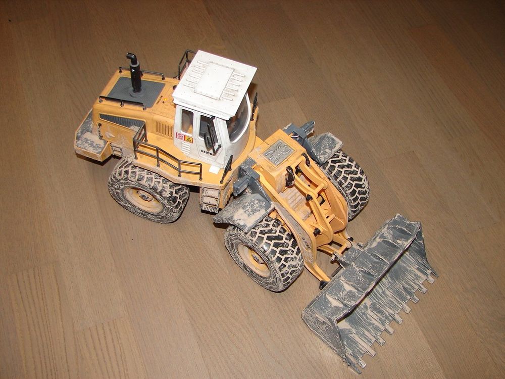 Hobby Engine Radlader No. 0706 im Massstab 1:14 (Gebraucht) in Murten ...