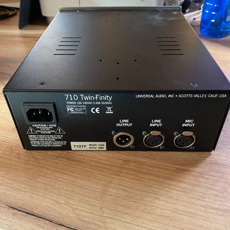 UNIVERSAL AUDIO twin finity 710 préamplificateur | Kaufen auf Ricardo