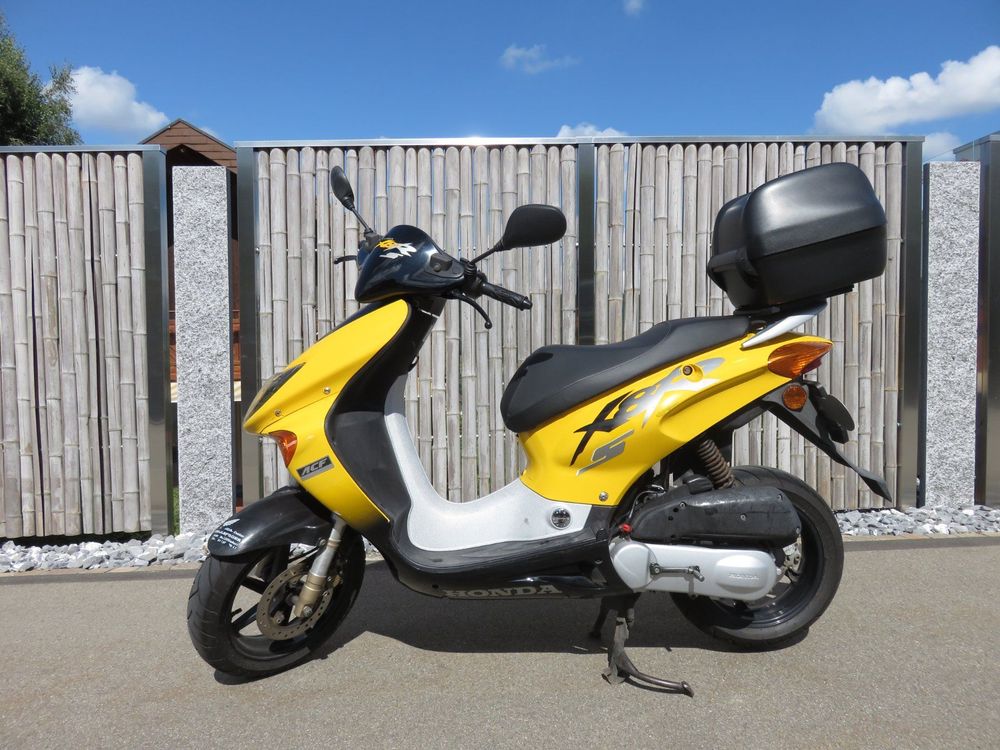 Honda SZX50S, Roller (50ccm) (Gebraucht) in Dänikon ZH für CHF 300 ...