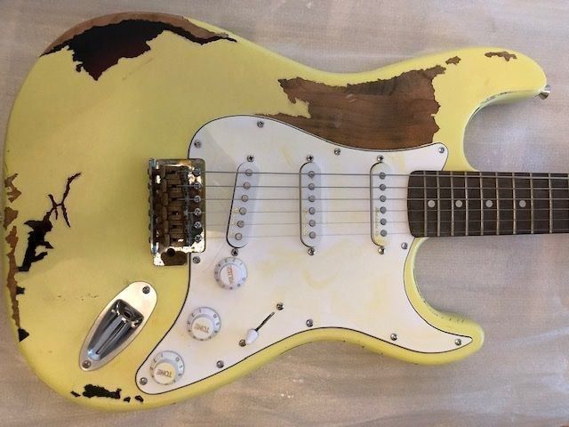 Fender Stratocaster hard relic COPY (Gebraucht) in Fribourg für CHF 289 ...