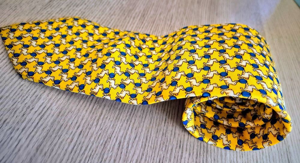 Cravatta di seta gialla con coniglietti blu 🐇 TIMO COSMA (Nuovo ...