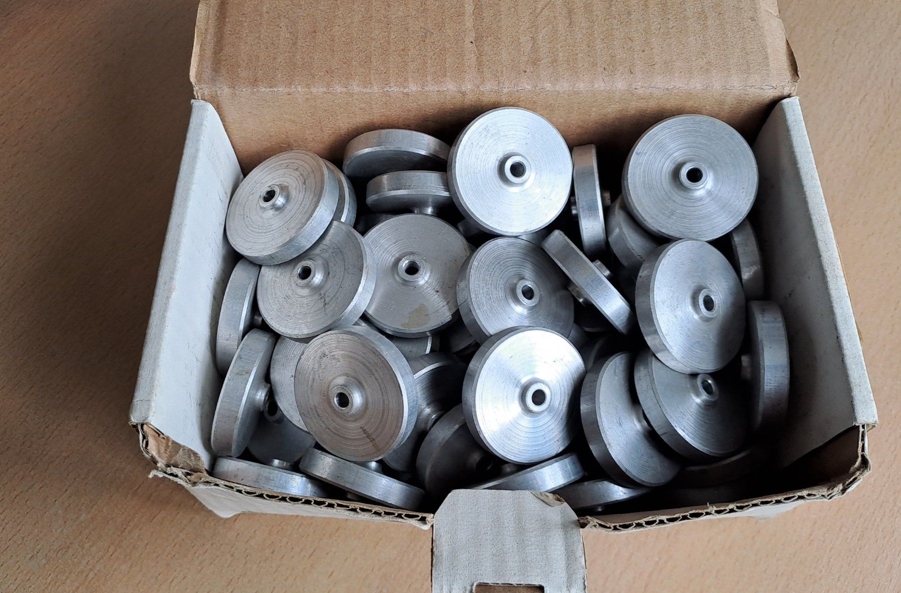 Aluminium Scheiben mit Loch - ⌀ 4cm ganze Scheibe (Gebraucht) in ...