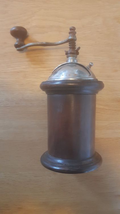 Elegante walzenförmige LEINBROCK's IDEAL Kaffeemühle um 1925 | Kaufen auf Ricardo