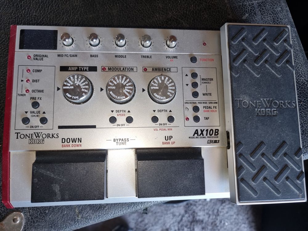 Pédalier Multi effet - KORG Toneworks AX10B (Defekt) in Courfaivre für ...