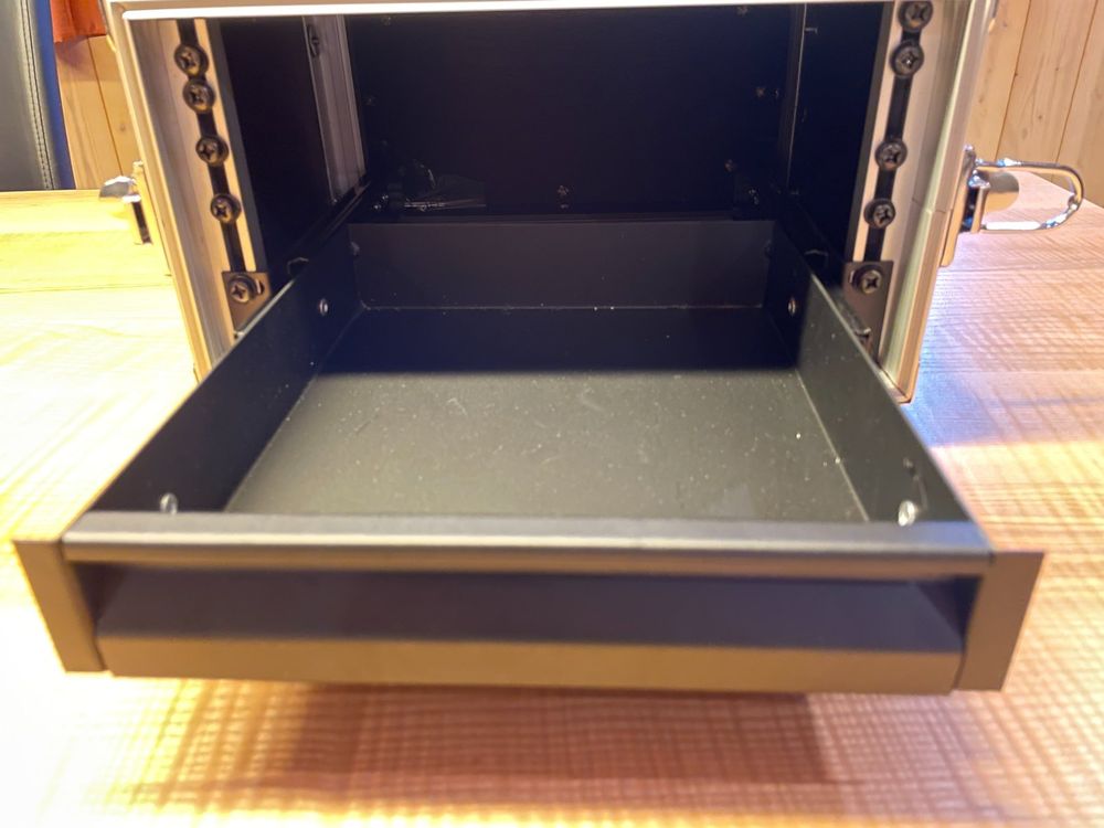 Flyht Pro Stage Rack 9,5" 3U Double Door mit Rackschublade (Gebraucht ...