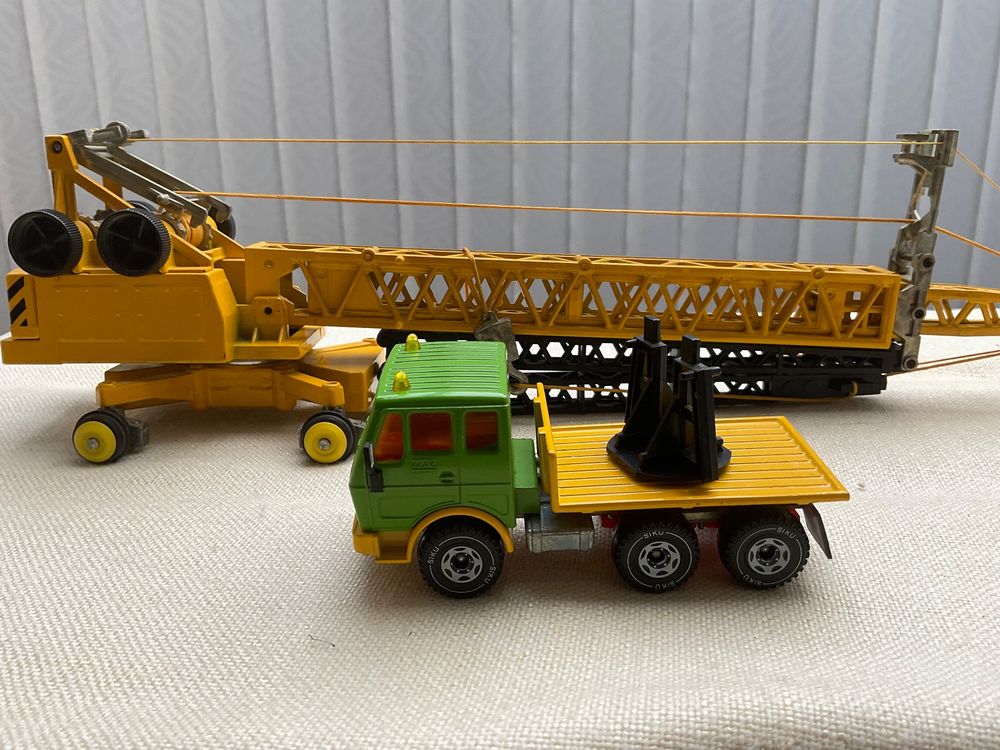 SIKU 4011 Mercedes Laster mit Turmdrehkran Msst: 1:55 (Gebraucht) in ...