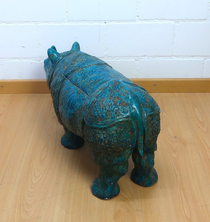 Nashorn aus Ton geeignet als Blumentopf (Gebraucht) in Volketswil für ...