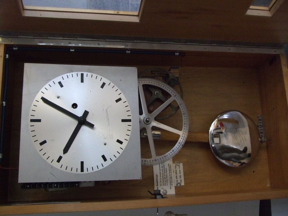 JSGUS Signaluhr (Gebraucht) in Muhen für CHF 50 – nur Abholung auf ...