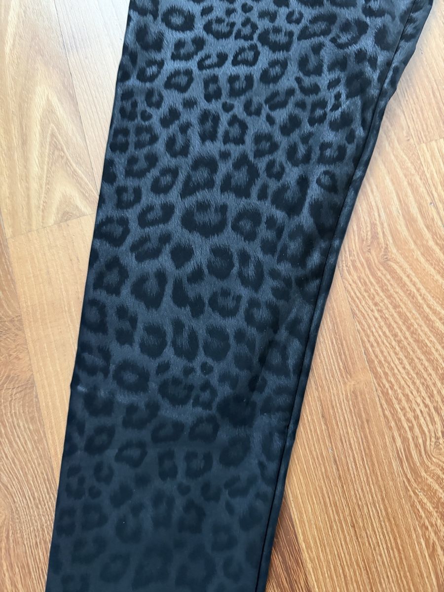 Coole Leggings mit Leo-Muster von SVSSCLASSY, Gr.M (Neu (gemäss ...