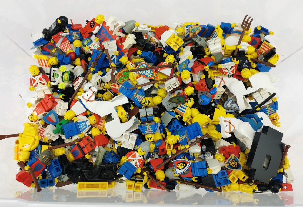 Lego Minifiguren Ritter, Piraten, Indianer BLACK FRIDAY DEAL (Gebraucht ...