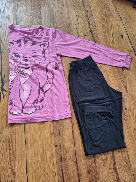 Pyjama Sammlung Mädchen (Gebraucht) in Wetzikon ZH für CHF 15 – mit ...