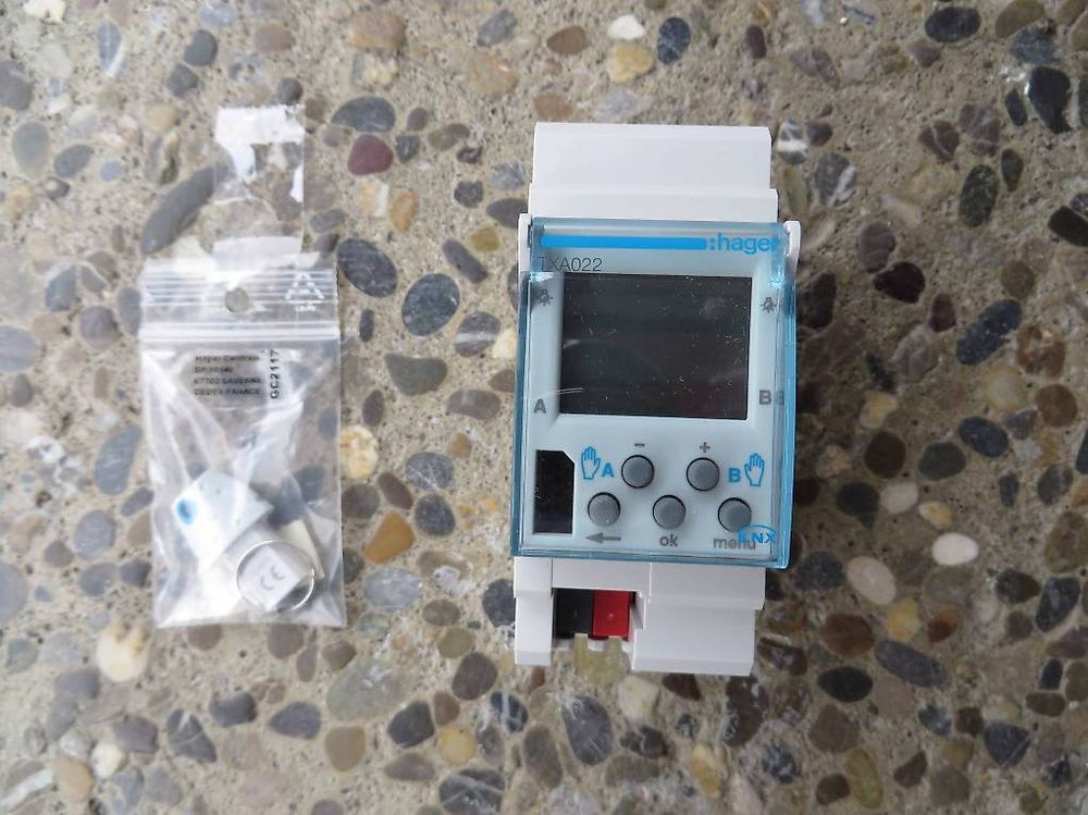 HAGER TXA022 KNX Schaltuhr Timer (Gebraucht) in Dotzigen für CHF 65 ...