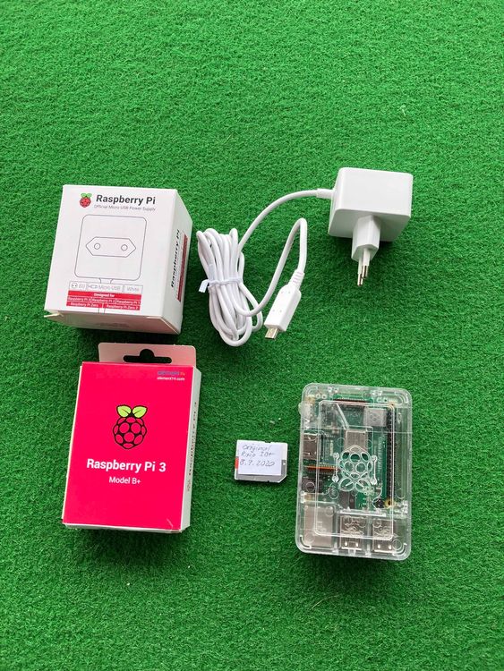 Raspberry Pi 3B+ im Gehäuse, mit Netzteil und 32 GB SD-Karte | Kaufen auf Ricardo