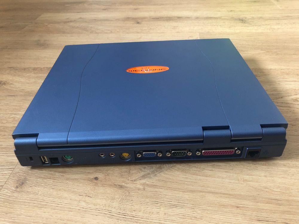 Laptop Win95 mit CD und Floppy und Day of the Tentacle | Kaufen auf Ricardo