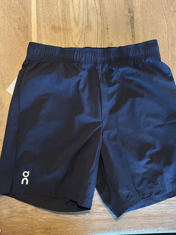 On running core shorts (Neu (gemäss Beschreibung)) in Thalwil für CHF ...