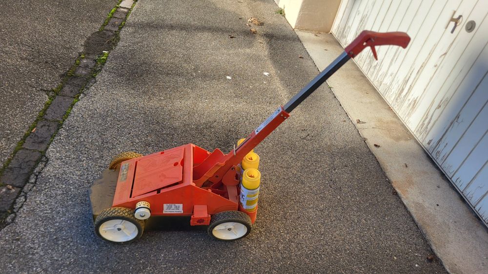 Ampere super striper Markierwagen inkl. Farb Dosen (Gebraucht) in ...