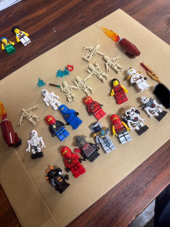 Lego Ninjago mini figurine lot (Gebraucht) in Lausanne für CHF 17 – mit ...