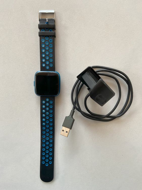 FITBIT Versa Light (Gebraucht) in für CHF 5 – mit Lieferung auf Ricardo ...