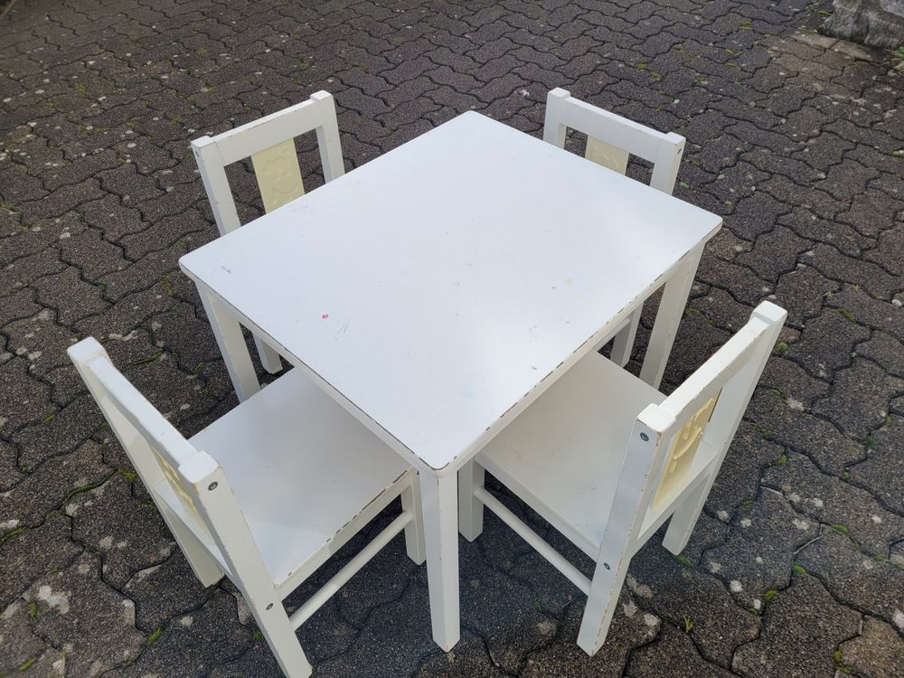 Kindertisch mit 4 weissen Stühlen gebraucht (Gebraucht) in Büttikon AG ...