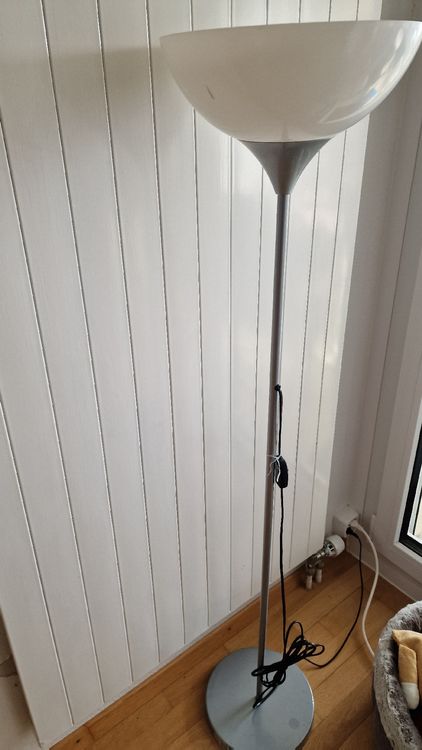 Stehlampe, Top Zustand, ideal für gemütliche Abende! (Gebraucht) in ...