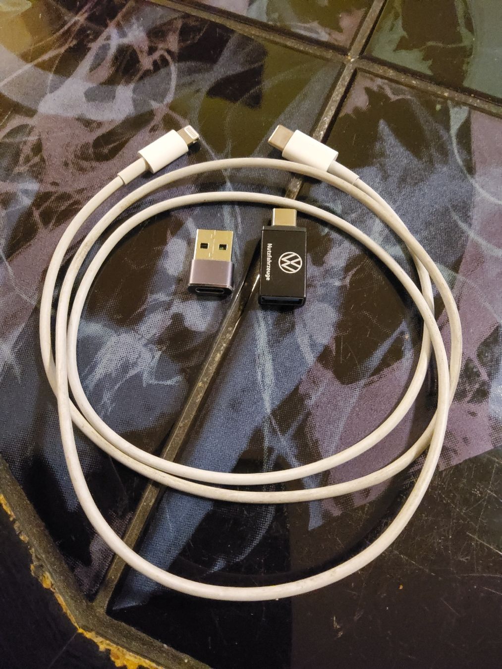 VW Adapter, USB-C Kabel to I Phone, USB Adapter, Top Zustand (Gebraucht ...