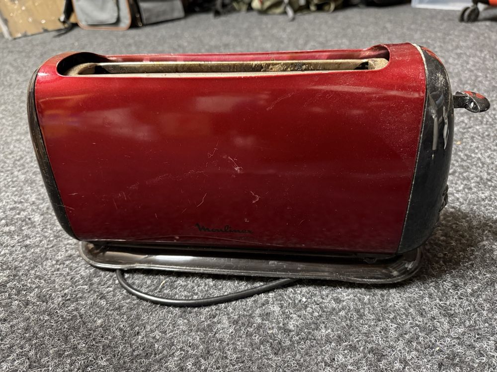 Red Moulinex 2-slot toaster, used (Gebraucht) in Binz für CHF 2 – nur ...