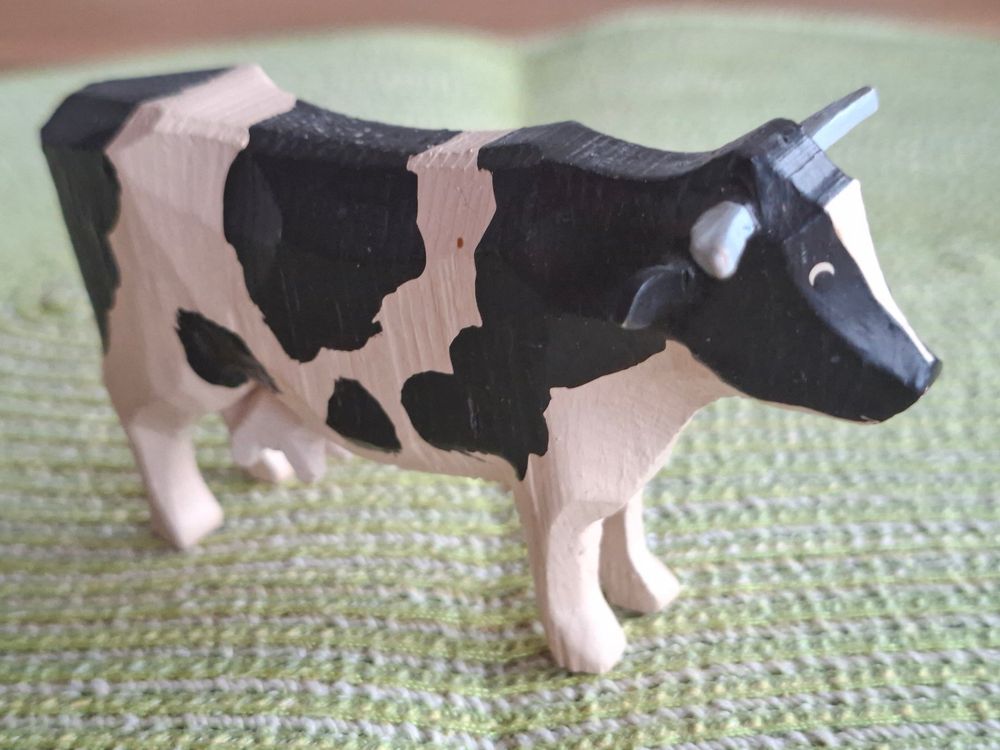 Vache en bois sculpté (D'occasion) à Territet pour CHF 18 – avec ...