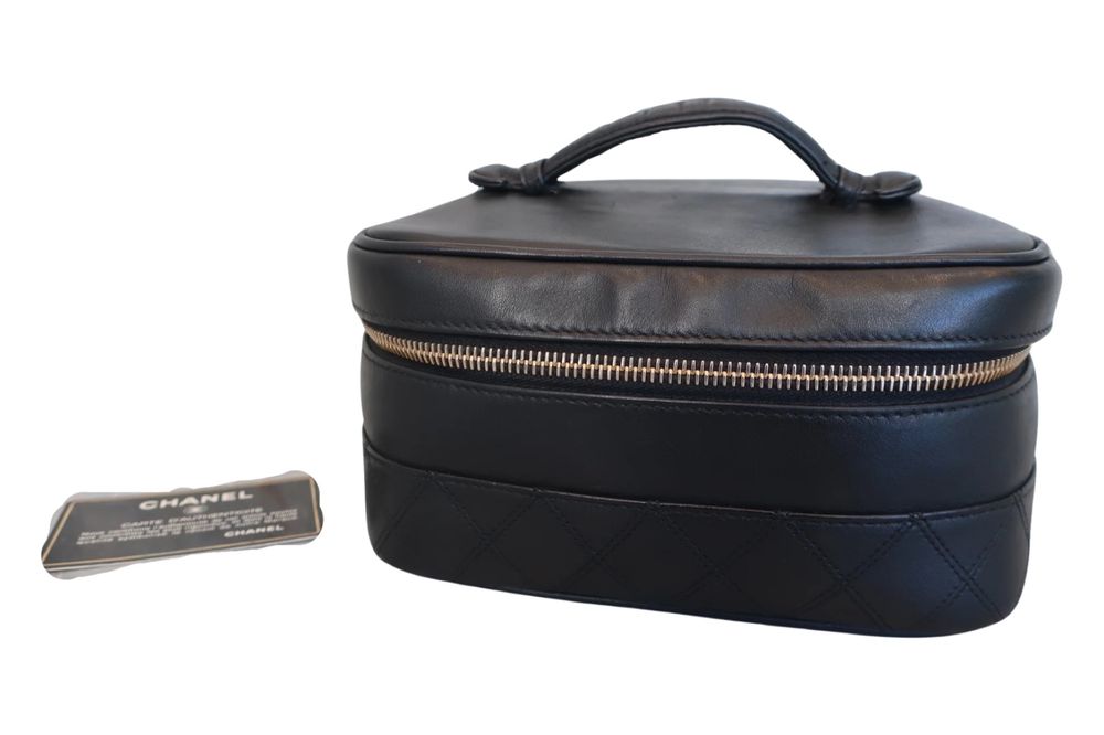 Chanel Vintage Beauty Case (Gebraucht) in St. Gallen für CHF 570 – mit ...