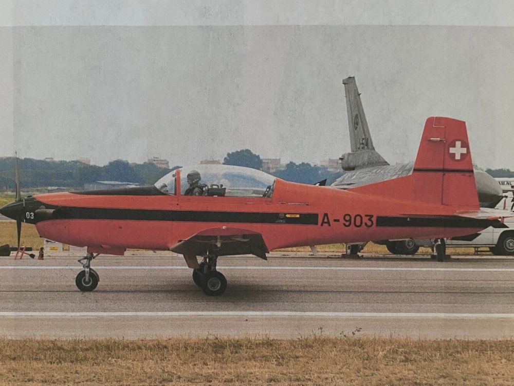 Modell 1:72 - Pilatus PC-7 von Planet (CH-Version baubar) | Kaufen auf ...