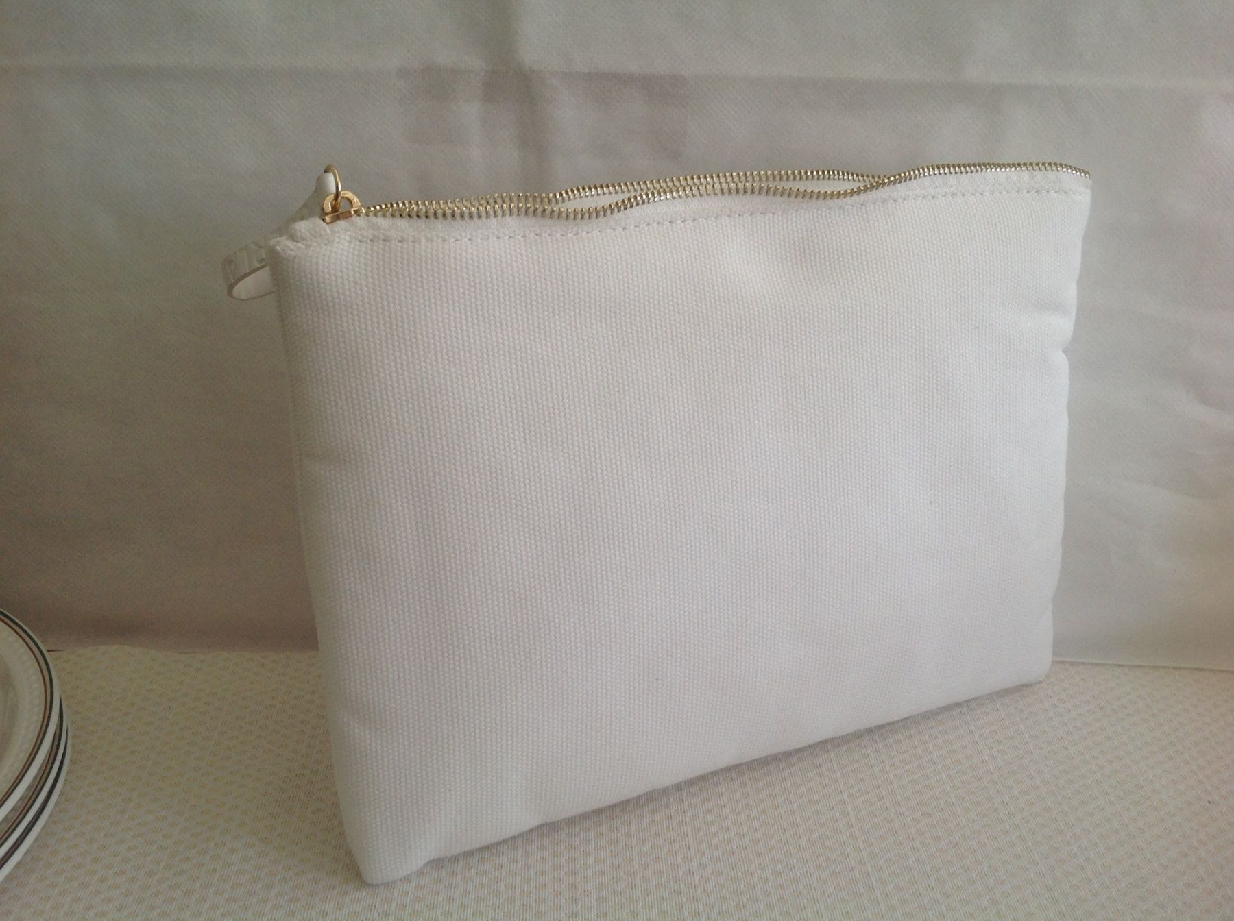 Guerlain - Trousse de maquillage (D'occasion) à Sion pour CHF 15 – avec ...