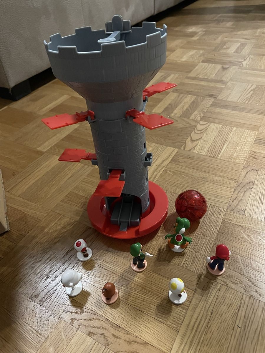 Mario Blow Up Tower (Gebraucht) in Davos Dorf für CHF 5 – mit Lieferung ...