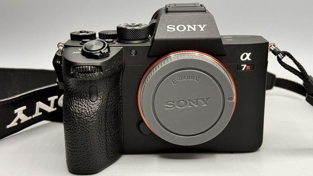 Sony Alpha 7R IV 61MP 35mm Vollformatkamera Body (Neu (gemäss Beschreibung)) in Neerach für CHF ...