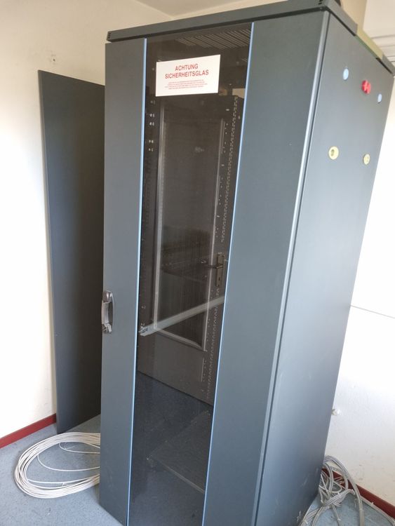 Server Rack (Gebraucht) in Lyss für CHF 105 – nur Abholung auf Ricardo ...