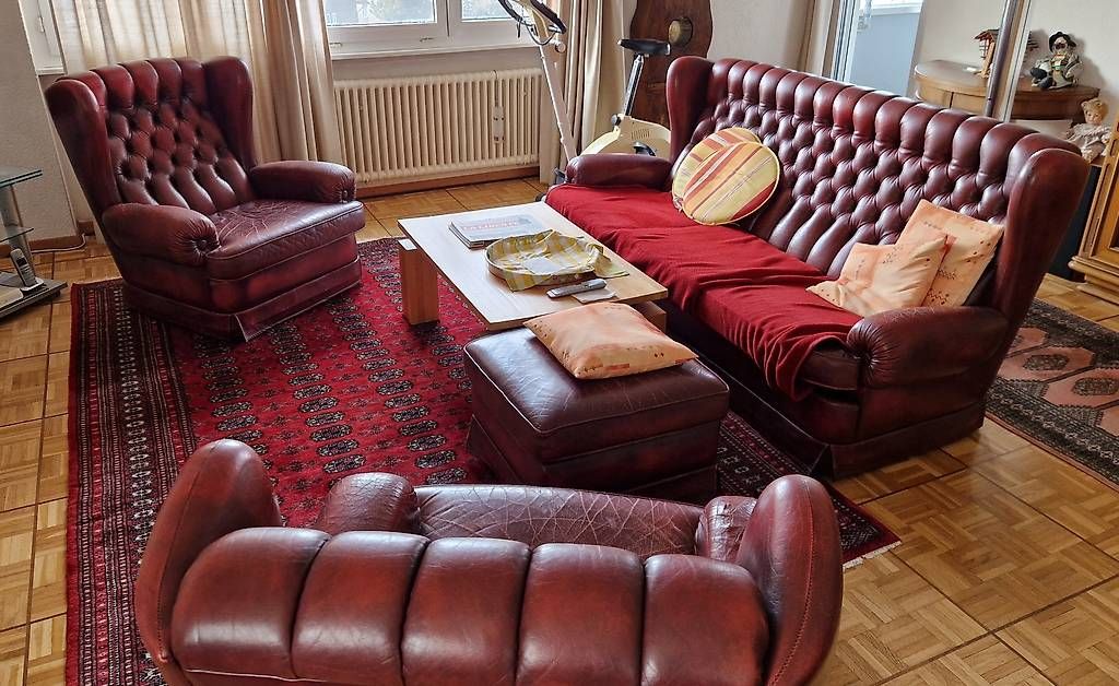 Salon cuire (D'occasion) à Giffers pour CHF 800 – retrait uniquement ...