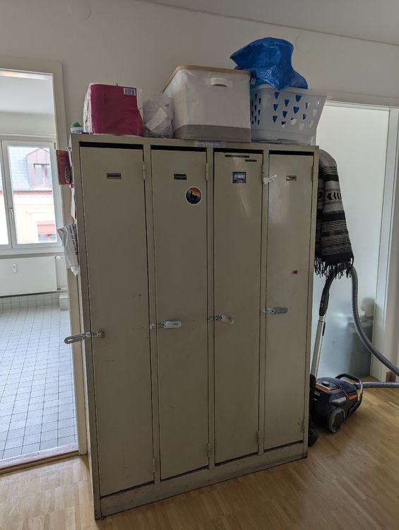 Gratis: Spind mit Charakter (Gebraucht) in Basel für CHF 1.1 – nur ...