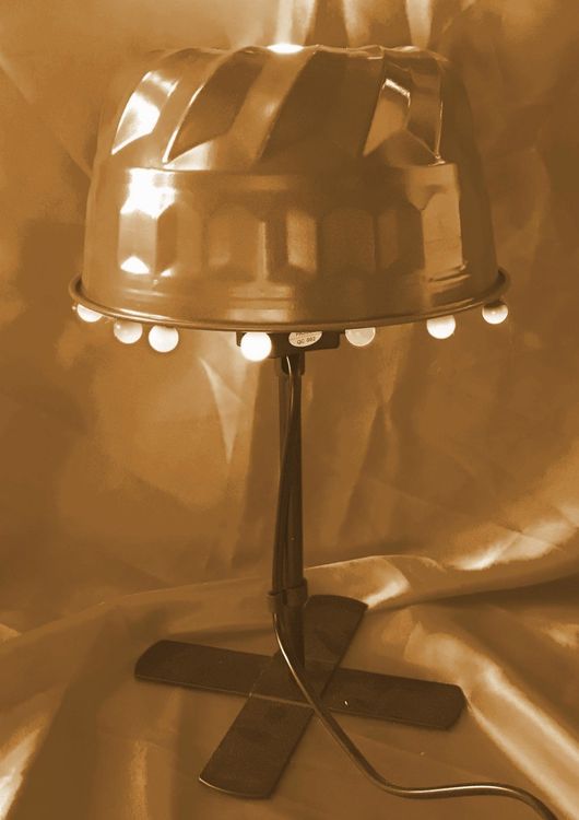 Tischlampe Gugelhopf rot- aus dem Hause Lampig | Kaufen auf Ricardo