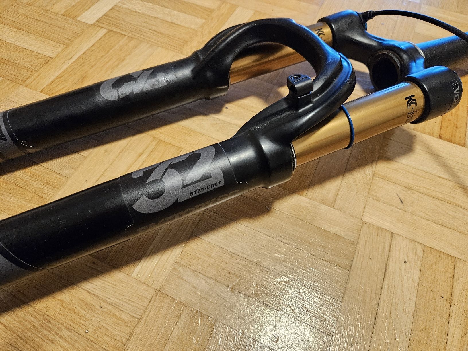 FOX 32 Factory Step-Cast Federgabel mit Remote (Gebraucht) in Uetikon ...