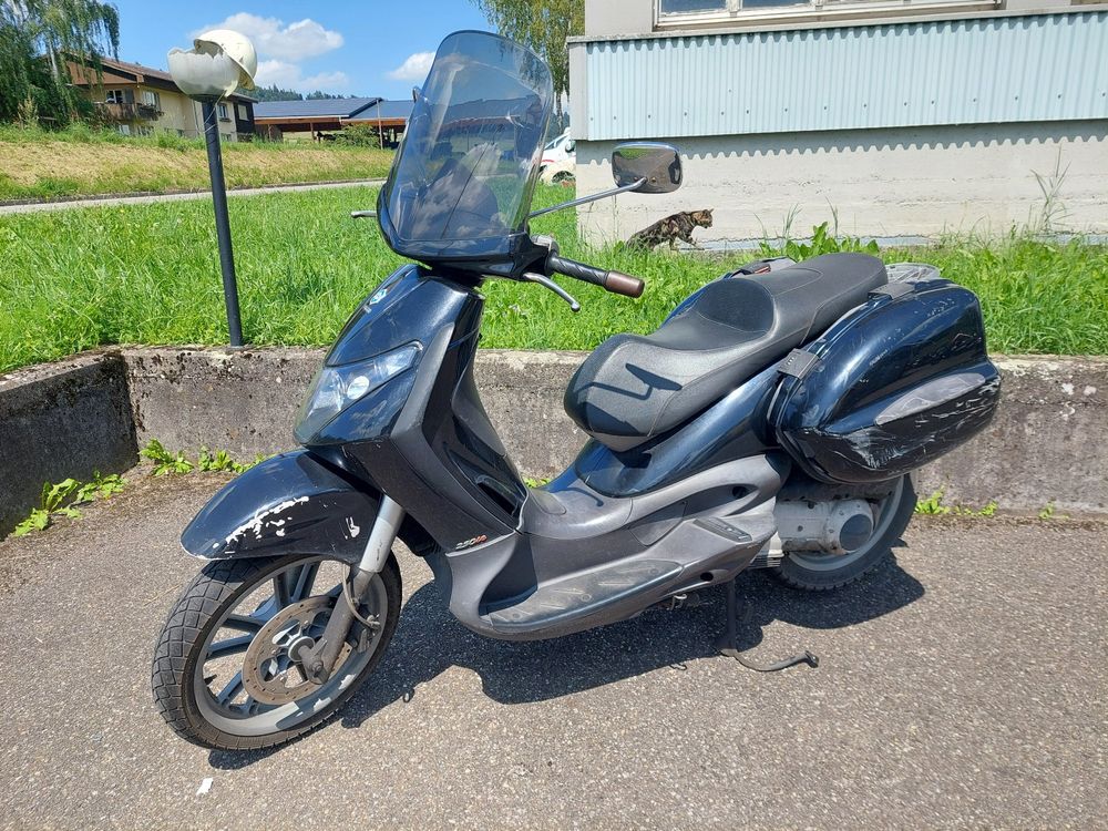 Piaggio Beverly 250 i.e. Roller Scooter mit Seiten Koffer (Defekt) in ...